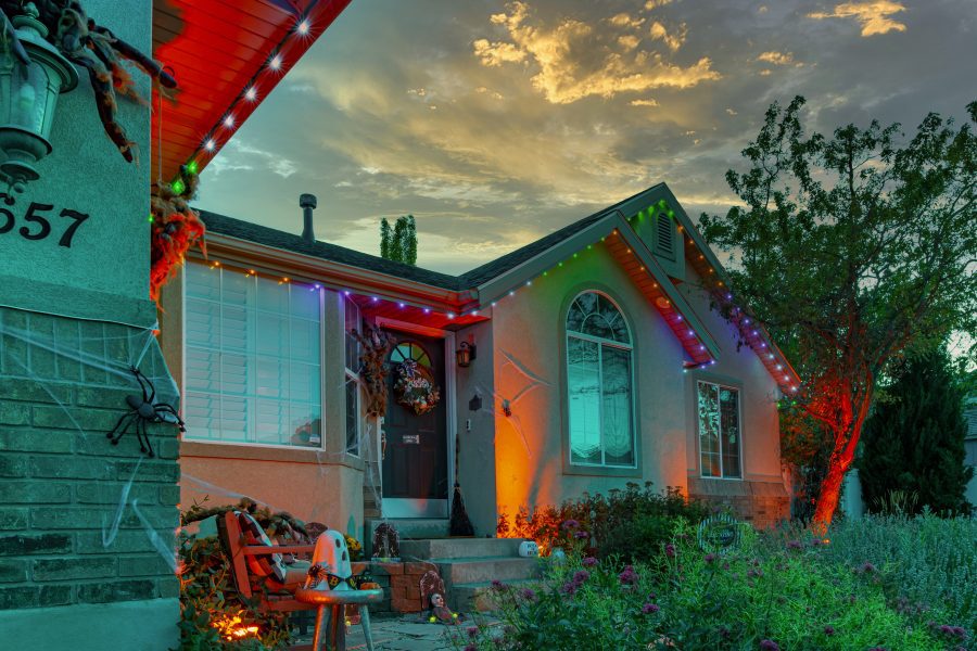 5 Spooky Outdoor Lighting Ideas for Halloween | East TN Trimlight